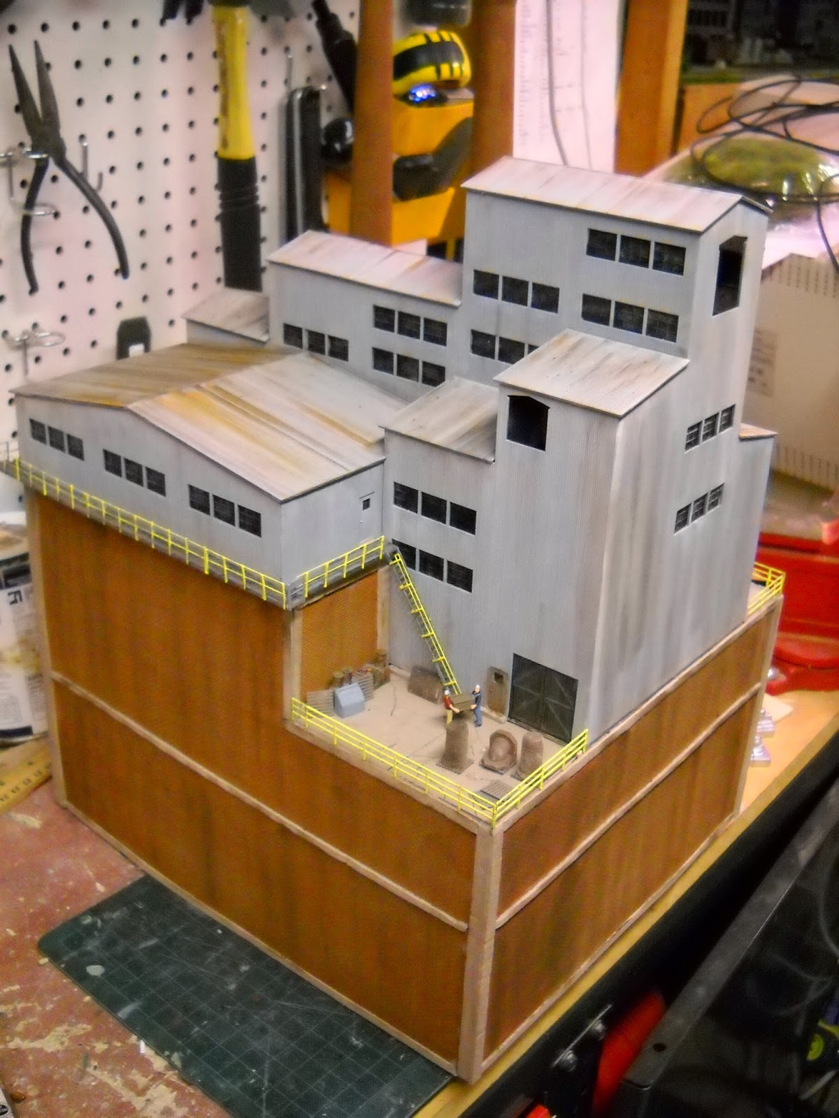 HO Scale power plant
