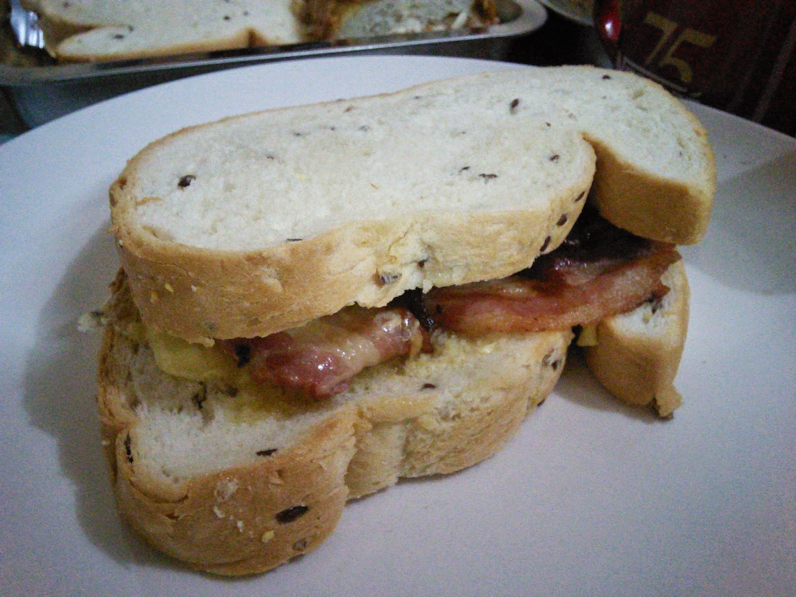 LtDan'sKitchen.com: Bacon Butty or Bacon Sarnie?
