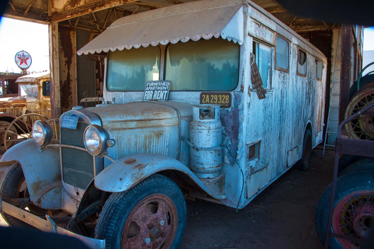 Kissack Adventures: World's First Motorhome!!