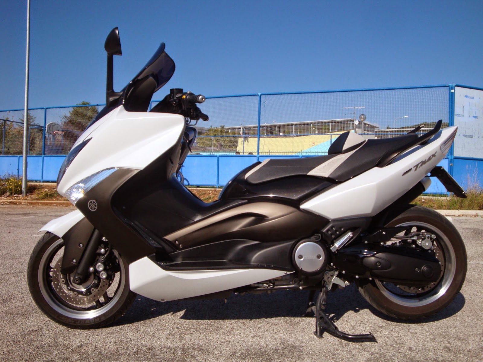 ...VEDILO QUI!: T-MAX WHITE MAX ANNIVERSARY 2010