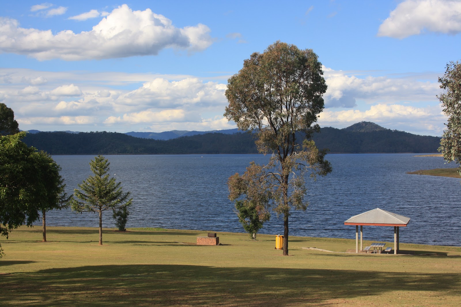 Mik's Random Adventures: WIVENHOE DAM