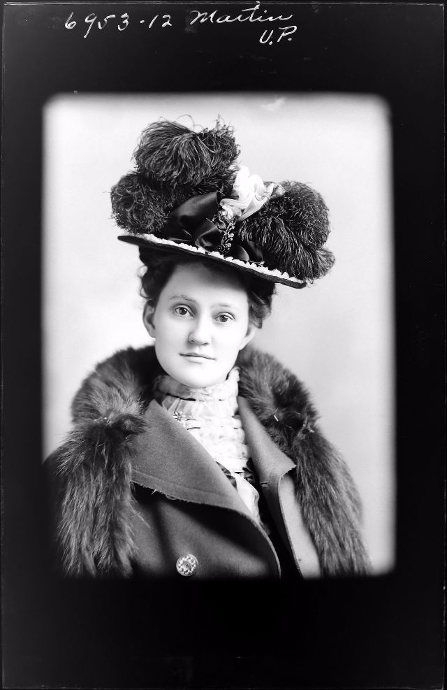 Another Face of the Late Victorian Fashion: 23 Glamorous Photos of ...