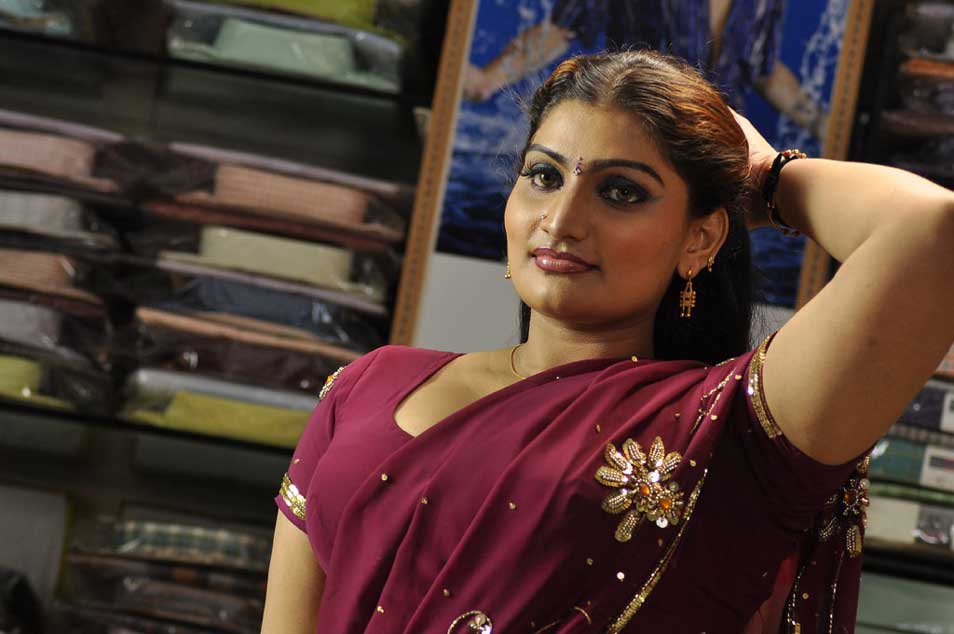 Babilona Hot Saree Photos | Hot Saree Pics