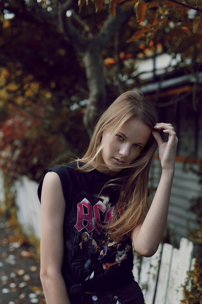 .Andrea Jankovic: JESS MITCHELL