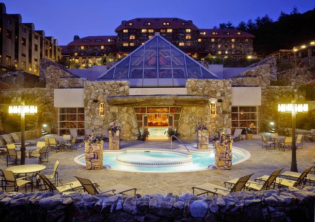 ESTILO RUSTICO: Hotel Rustico de Piedra