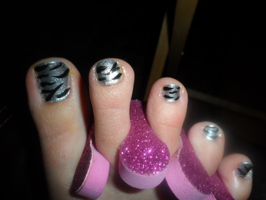Everything is better with Glitter!!!: Zebra Toes