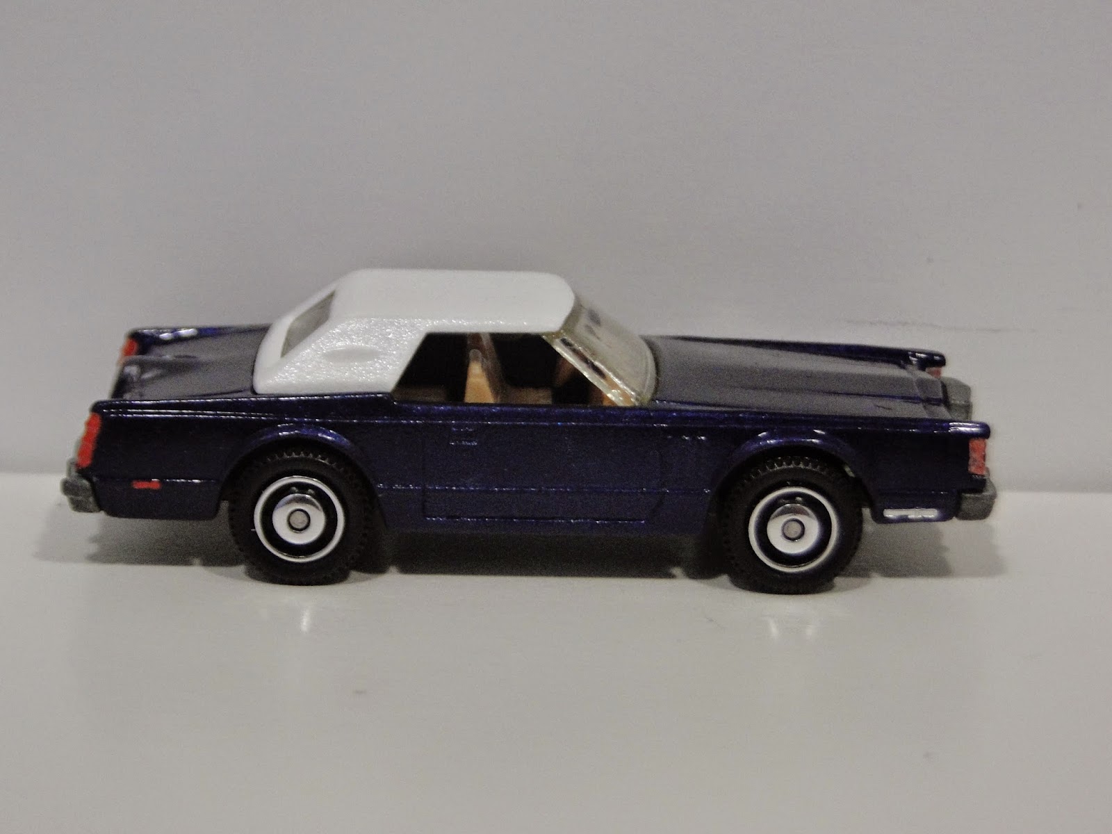 3inchDiecastBliss: Custom Matchbox Lincoln Continental #31
