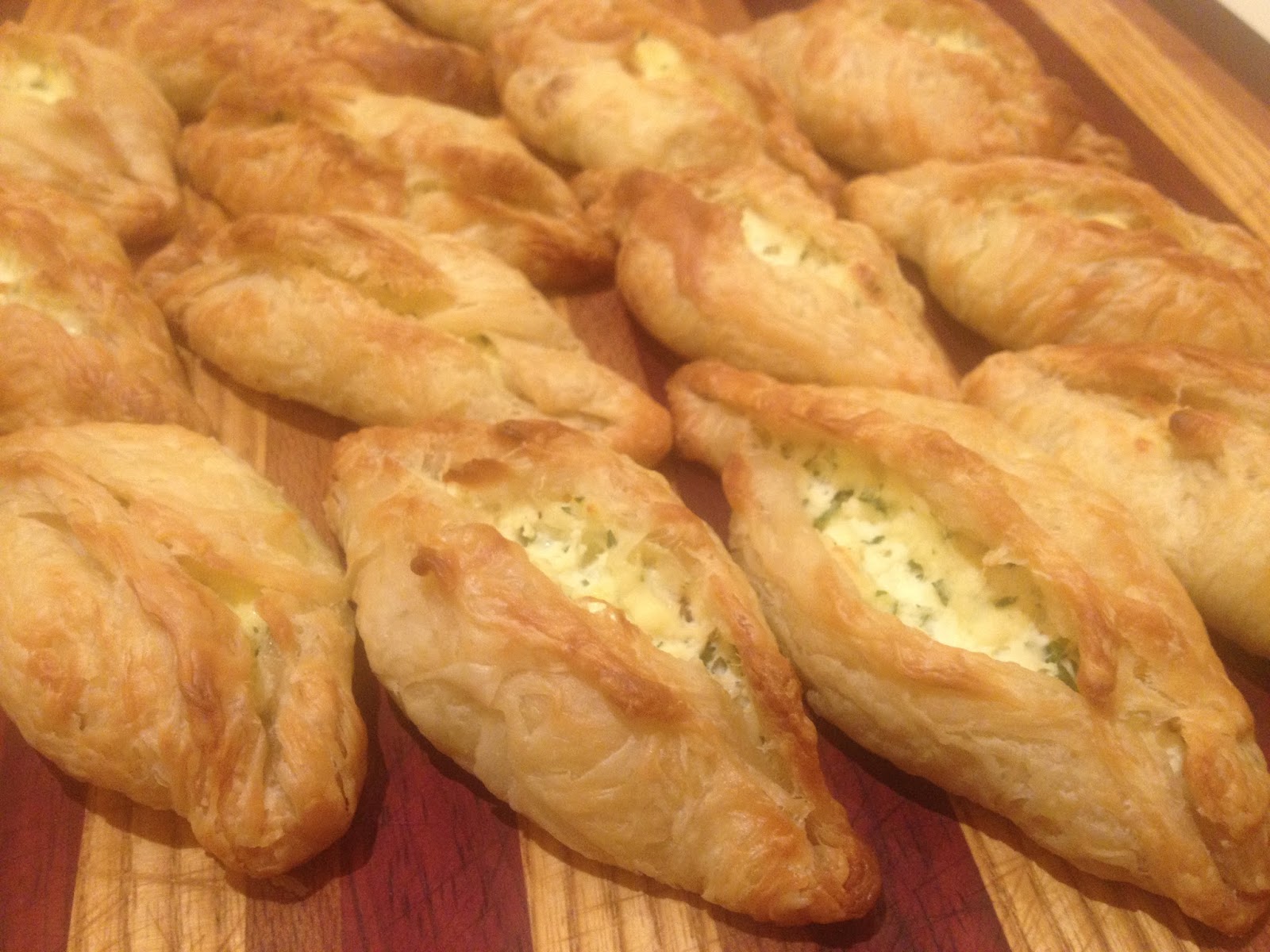 I'm Turning 60...: Anna Sultana's Pastizzi / Ricotta Tarts, Maltese Style