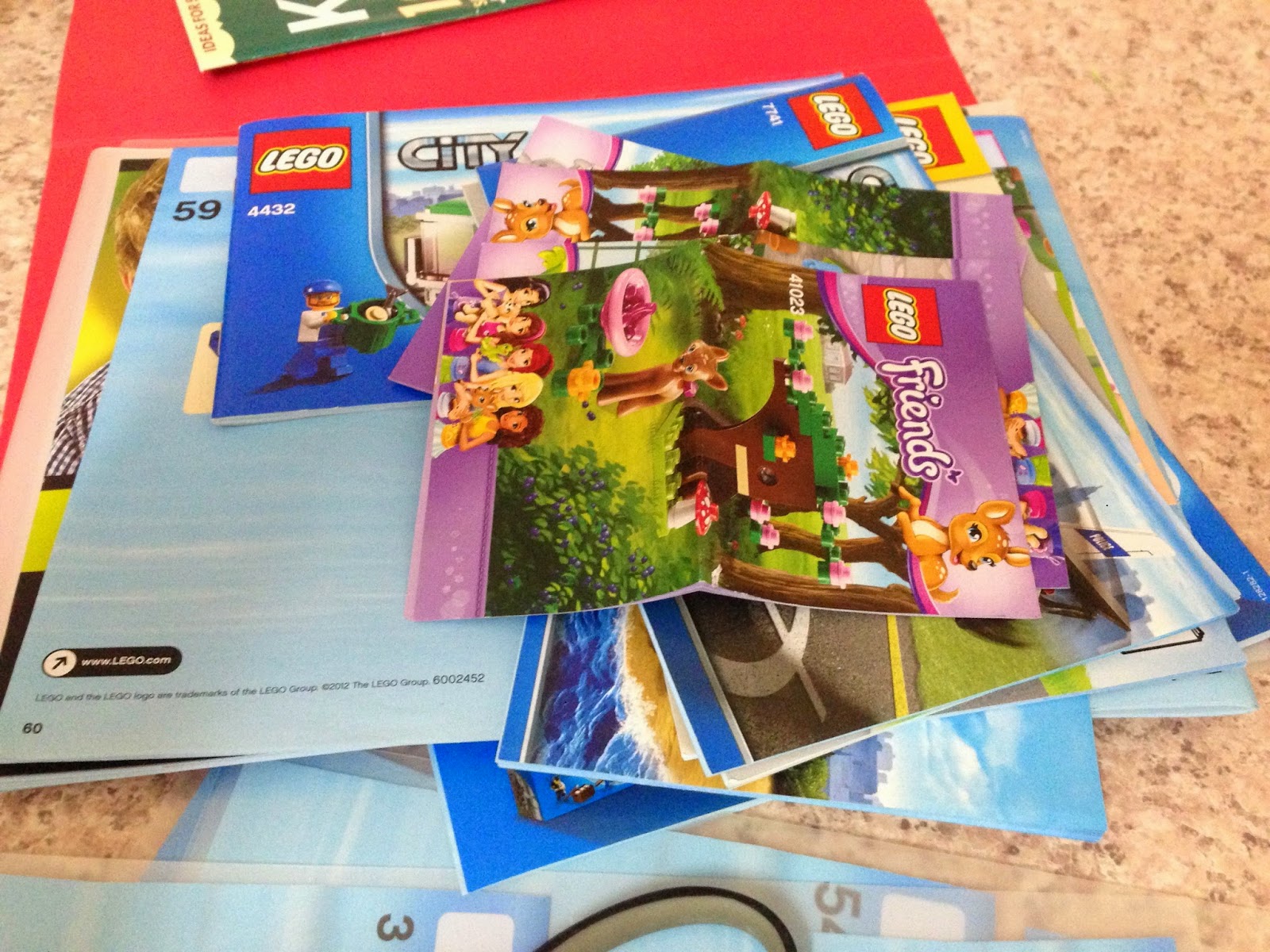 bizzydayz: Storing Lego Instruction Booklets