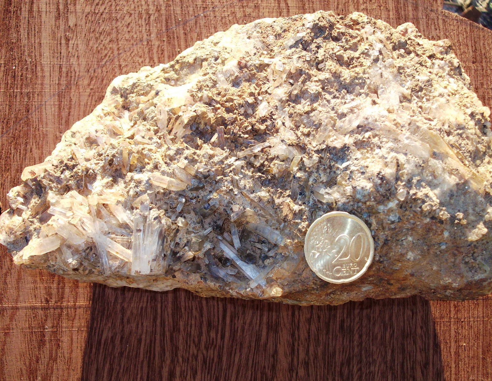 Quartzo Leitoso e Quartzo Cristal de Rocha - Mineral Pedra