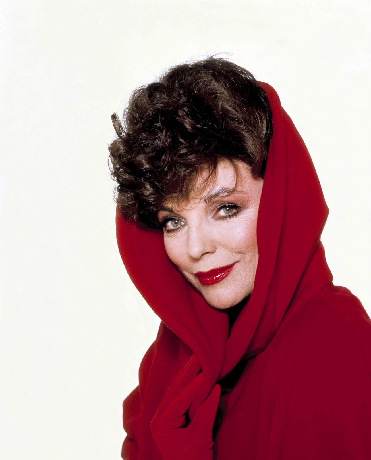 LEGENDARY DAME!: PHOTO OF THE DAY : JOAN'S THE RED QUEEN IN THE HOOD!