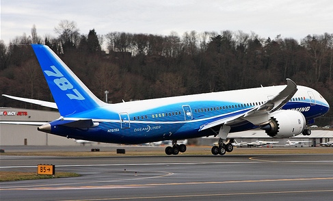Boeing 787 Dreamliner Pictures: Boeing 787 Dreamliner Takeoff 001