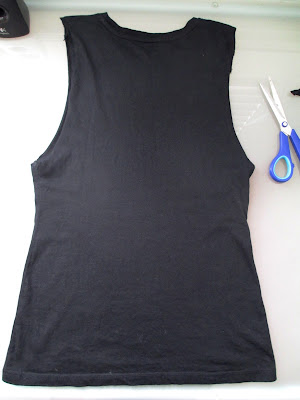 T R O P I C 7 7: DIY | Easy Shredded Tank Top