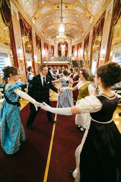 Mode de Lis: · Regency Christmas Ball