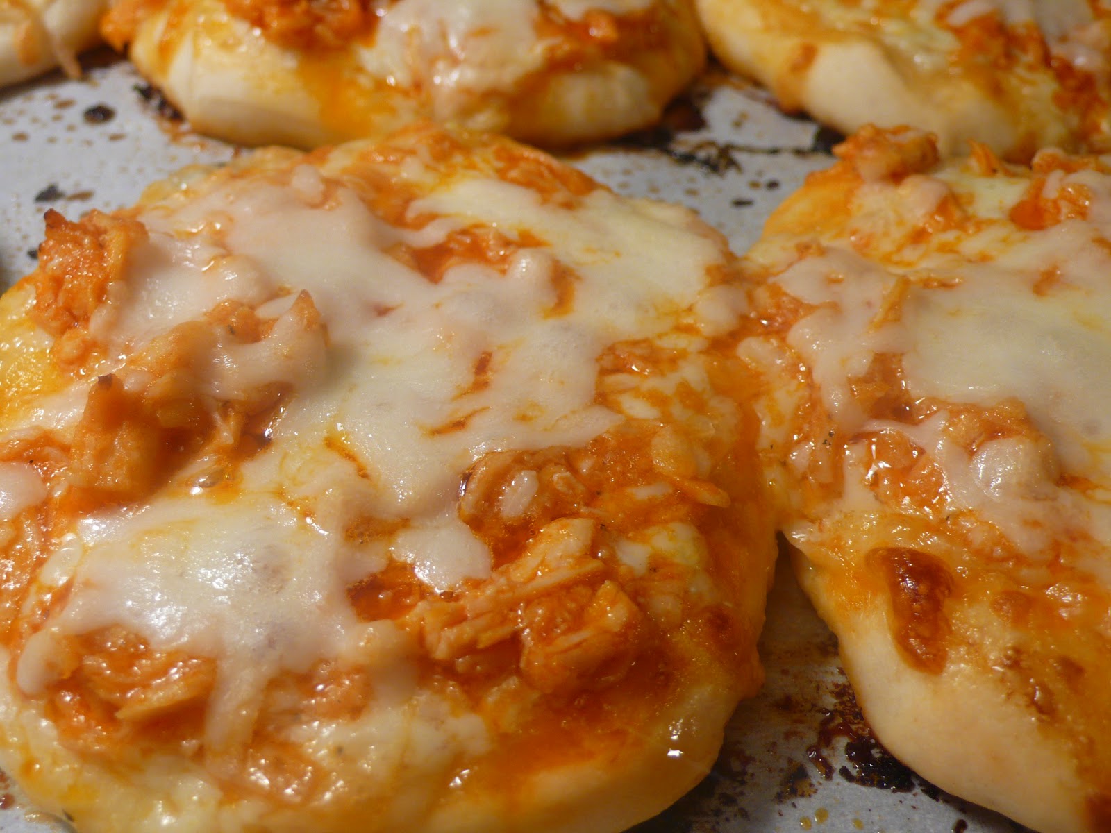 Joyously Domestic: Cheesy Buffalo Chicken Mini Pizzas