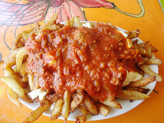 "Poutine" Comida Canadense que Cura Ressaca ~ Fato em Foco