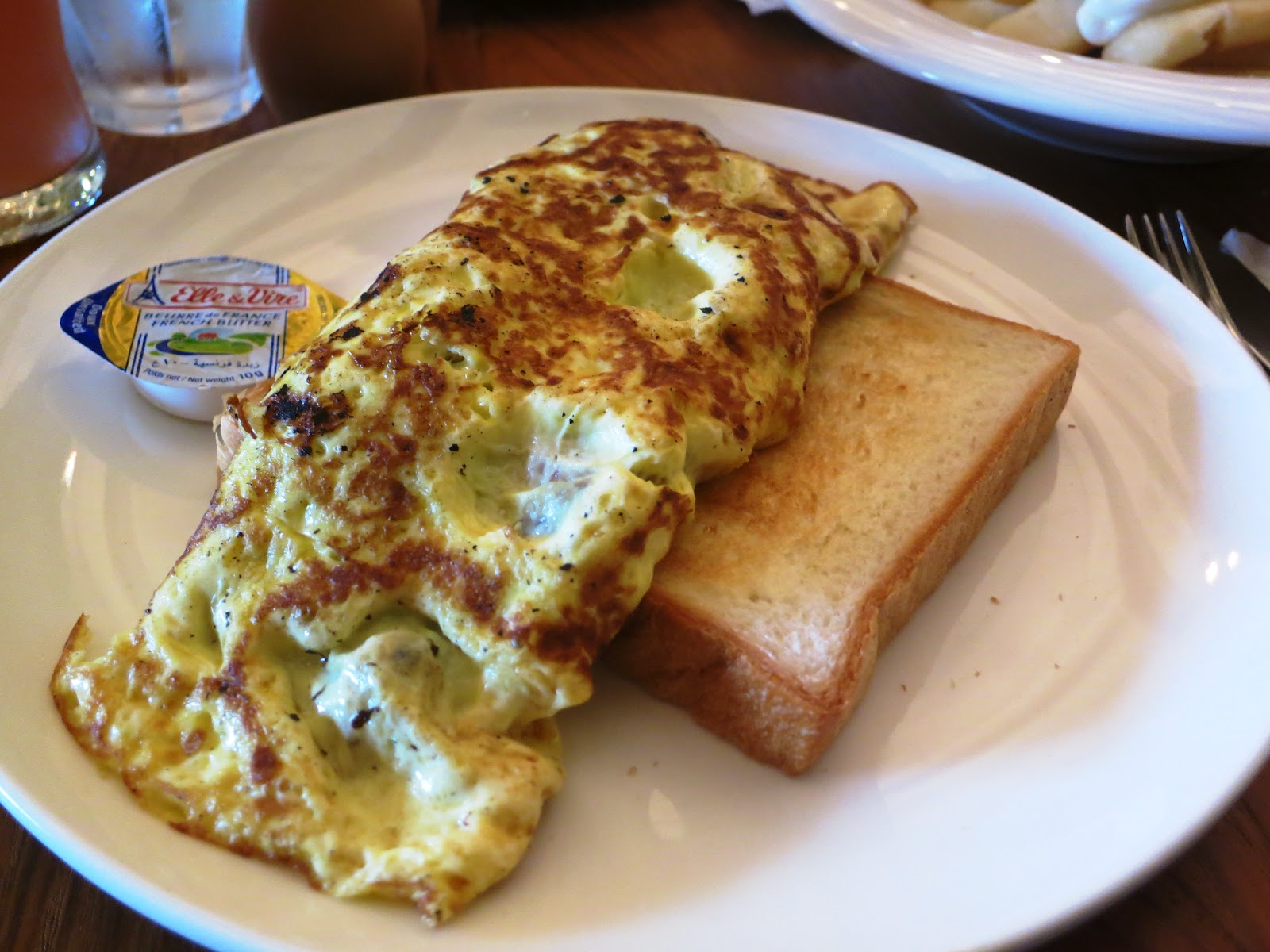 PinkyPiggu: Hatched ~ Hatching in Holland Village