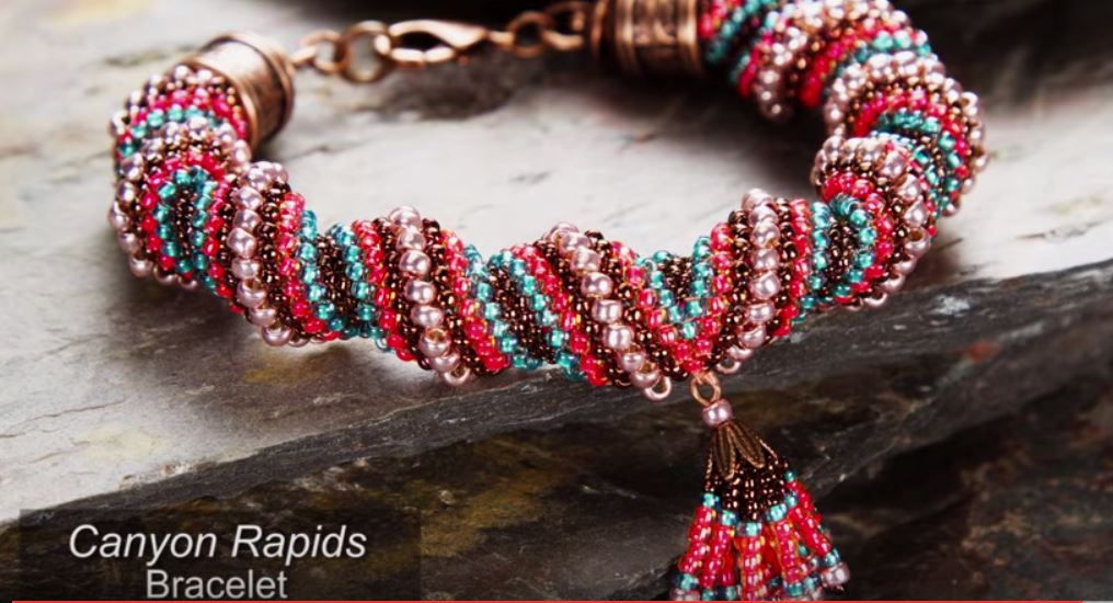 Reversing Cellini Spiral Stitch Creates a Focal Area / The Beading Gem