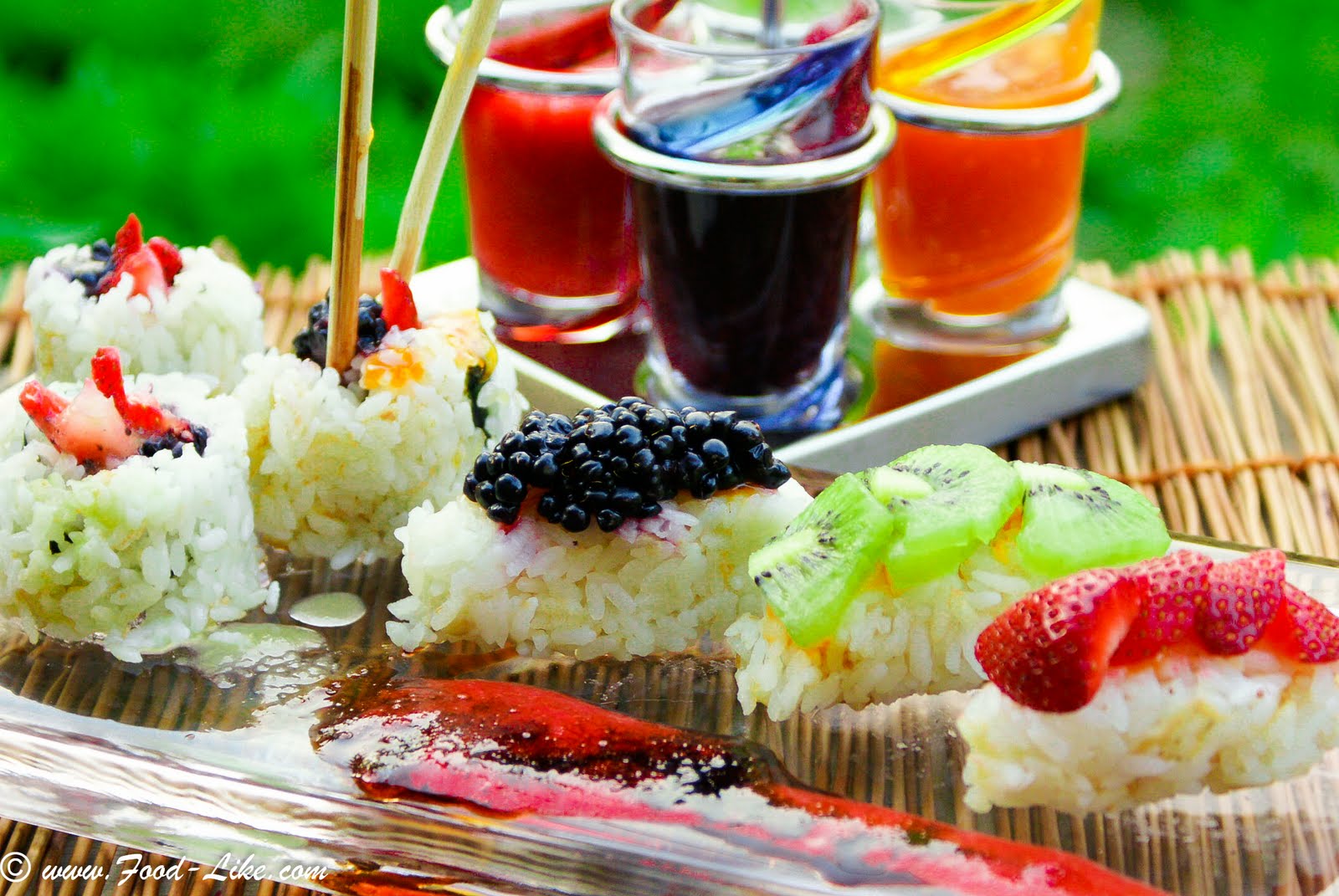 Vegan Food-Like: Fruit Sushi