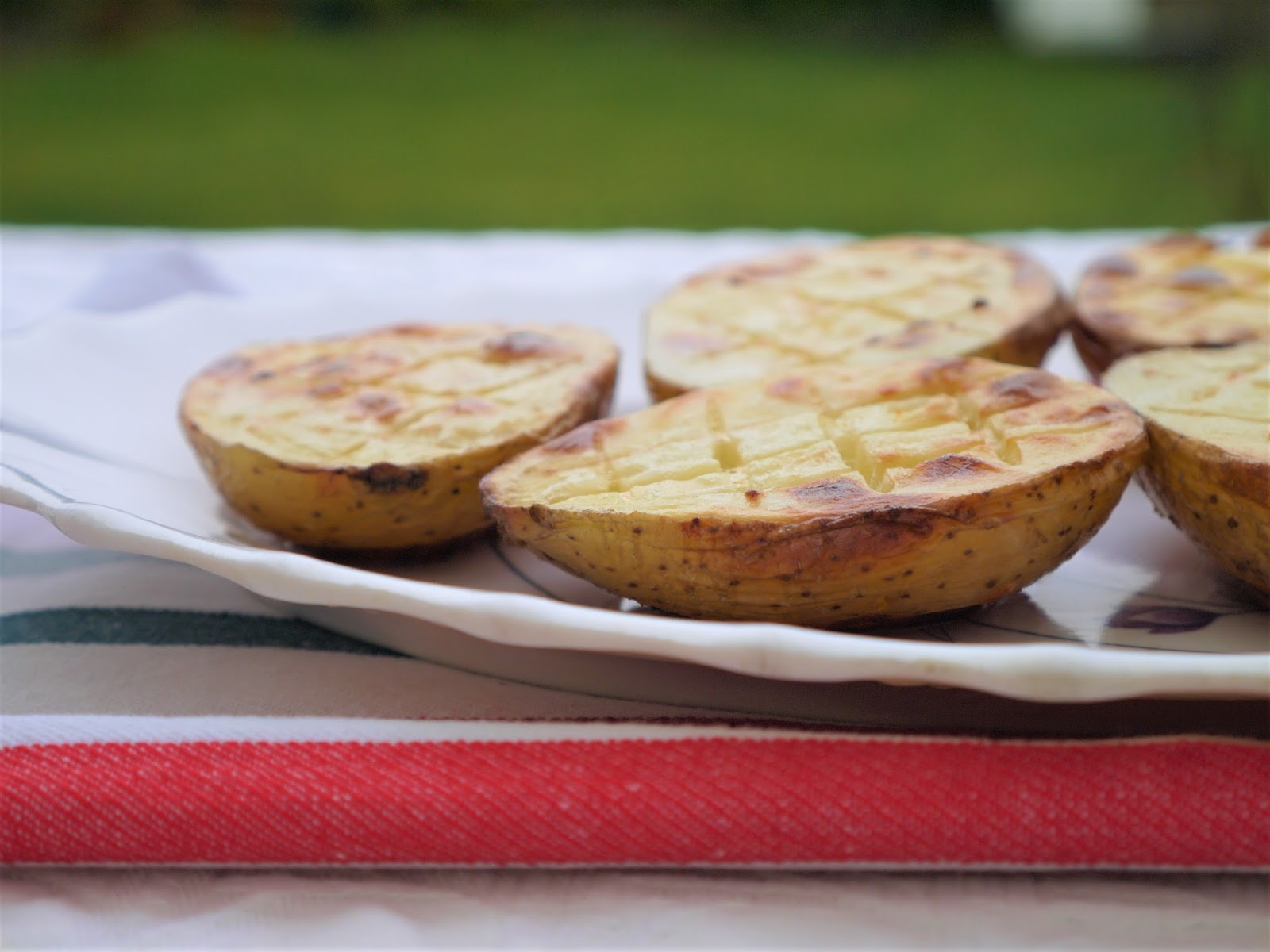 This Muslim Girl Bakes: Criss-Cross Potatoes.