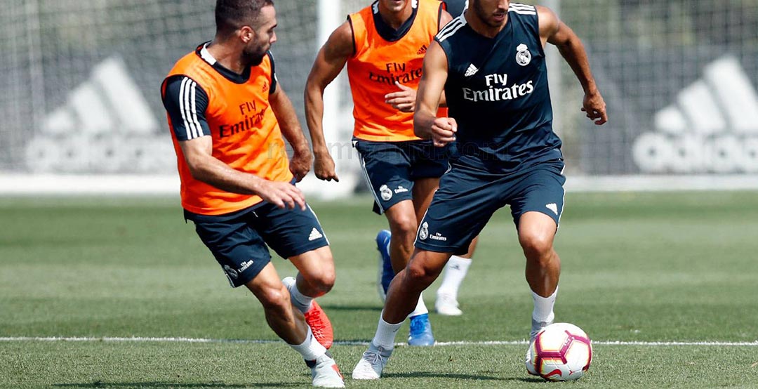 Dani Carvajal Wears Odd Nike Hypervenom x Phantom VSN Boot Combo ...