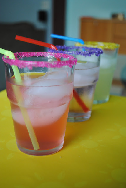 Sweet Metel Moments: Colorful Drinks to Brighten Your Day
