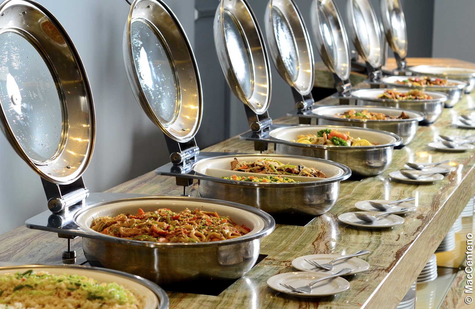 mac centeno: Luxent Hotel Buffet