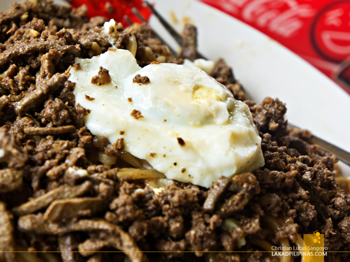 METRO MANILA | That Pancit Batil Patong in Kamuning - Lakad Pilipinas