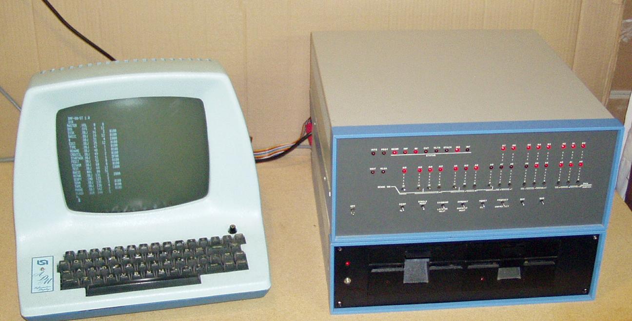 las-10-computadoras-mas-importantes-de-la-historia-altair-8800