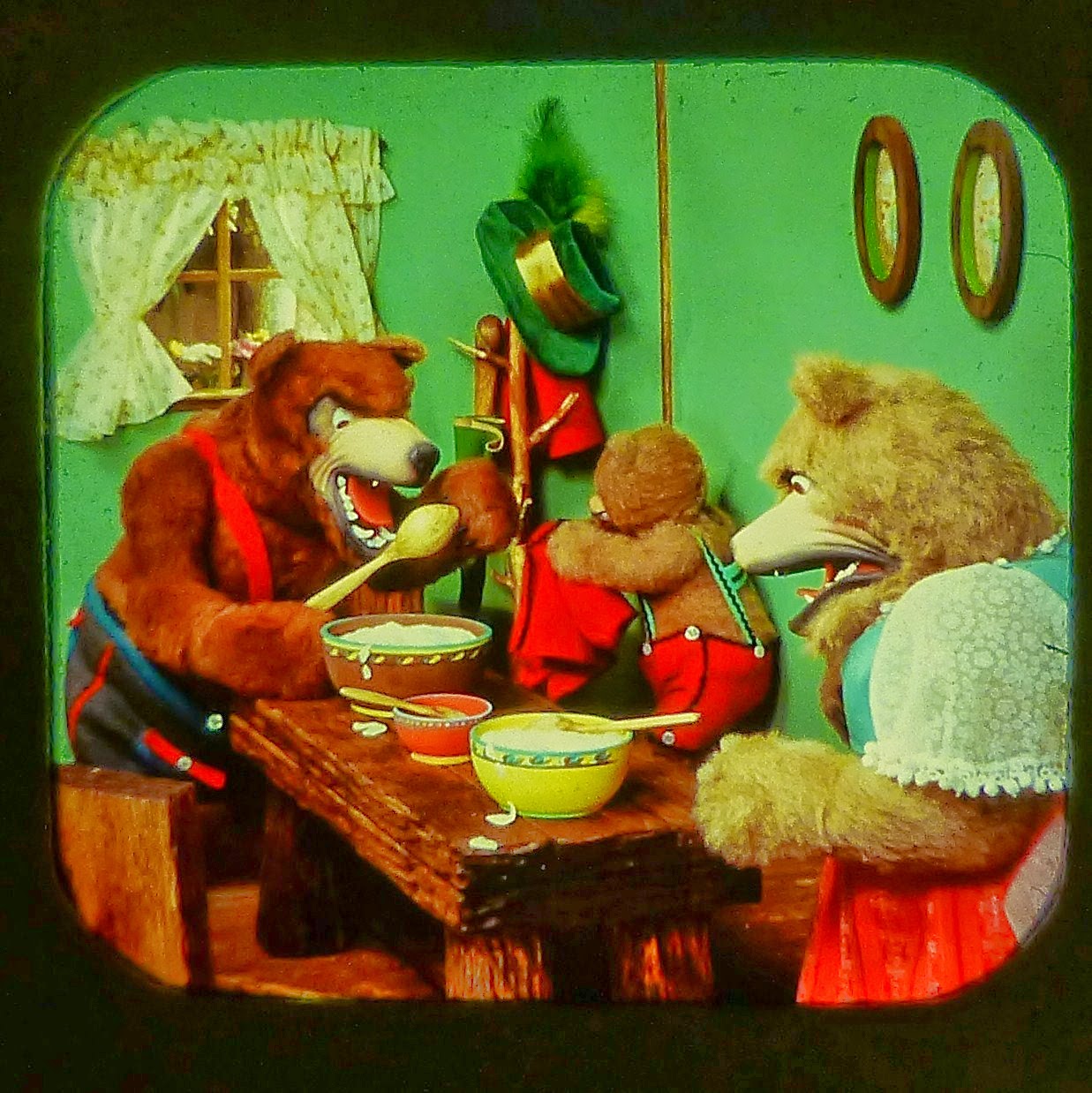 Lance Cardinal Creations: "GOLDILOCKS AND THE THREE BEARS" VINTAGE VIEW ...
