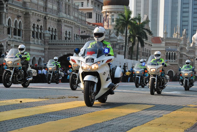 DuNiaKu...=): Polis Tentera (MP)