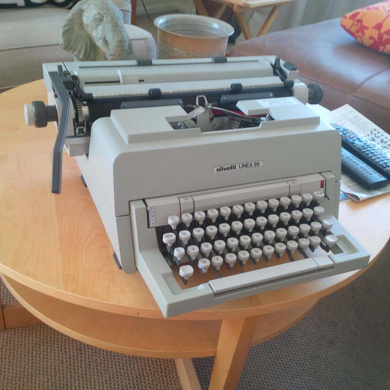 Just the Facts: No 10 Typewriter of the Day: Olivetti Linea 98