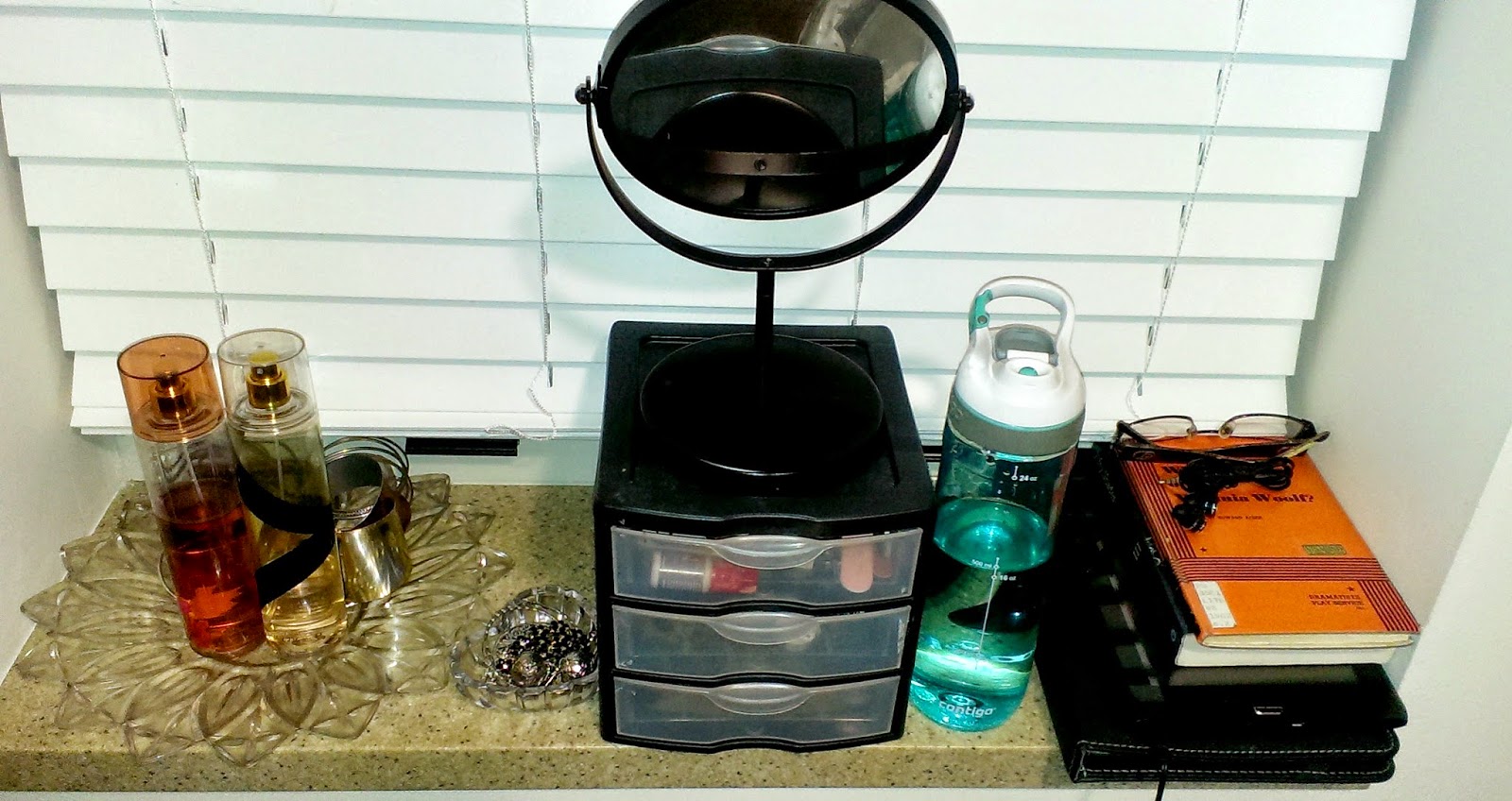 College Dorm Room Tour! - Shatece Haynes