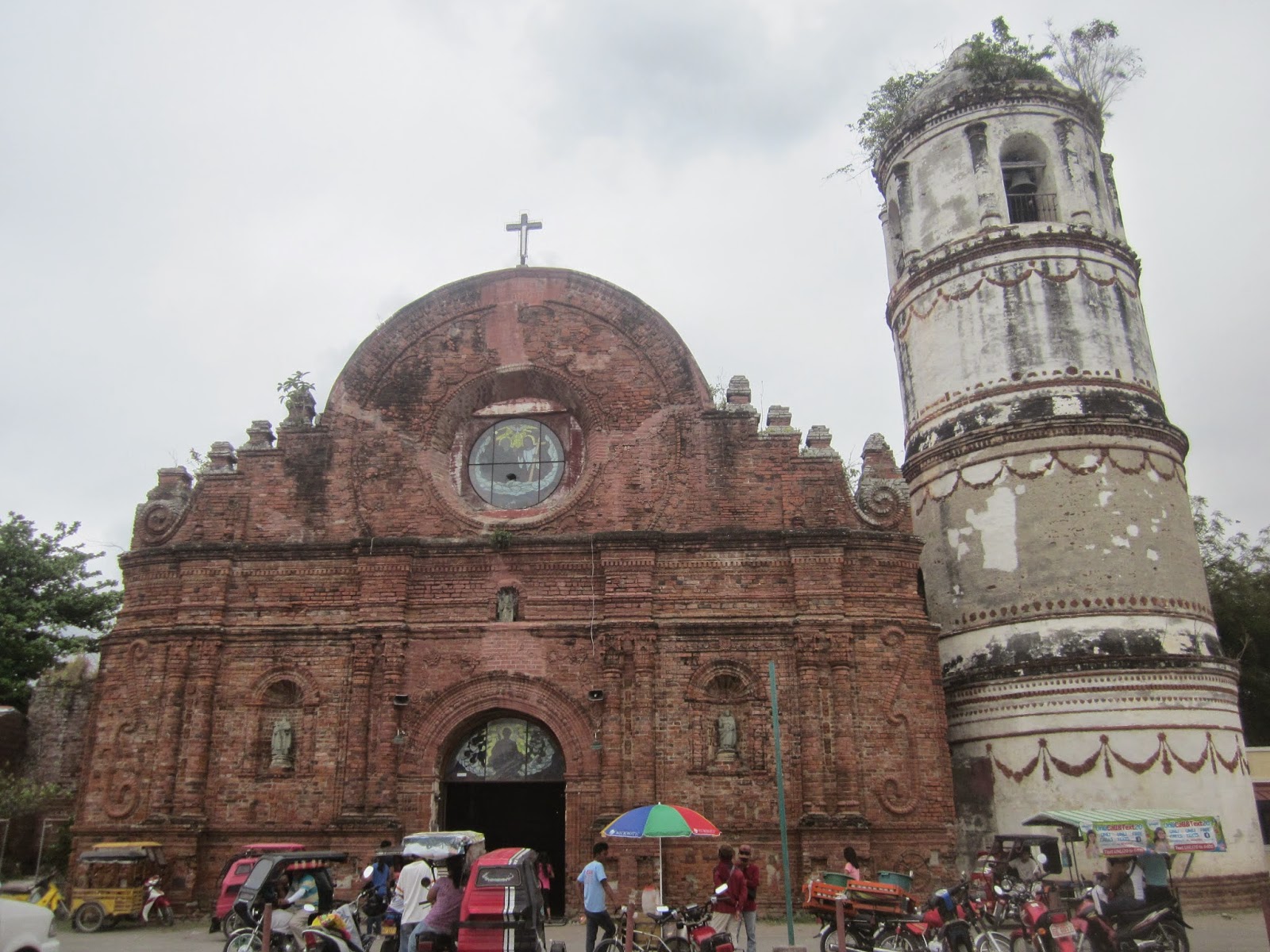 Ben Goes Where: Visita Iglesia in Isabela