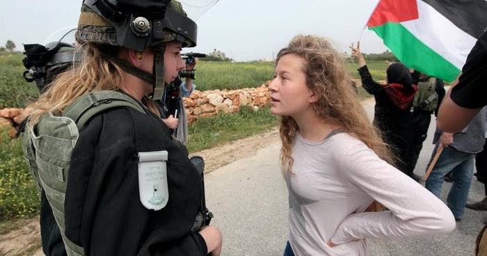 Bandera Roja Libertad A Ahed Tamimi Símbolo De La Resistencia Palestina