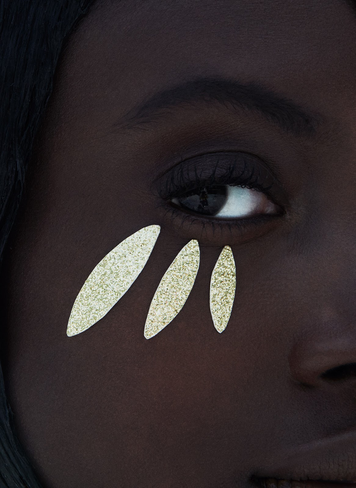 Gold Metallic Graphic Makeup, Gold Bath Bomb, Glitter Bath- Beauty ...