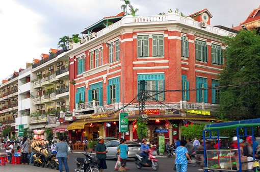 Sisowath Quay - Cambodia Travel Guide