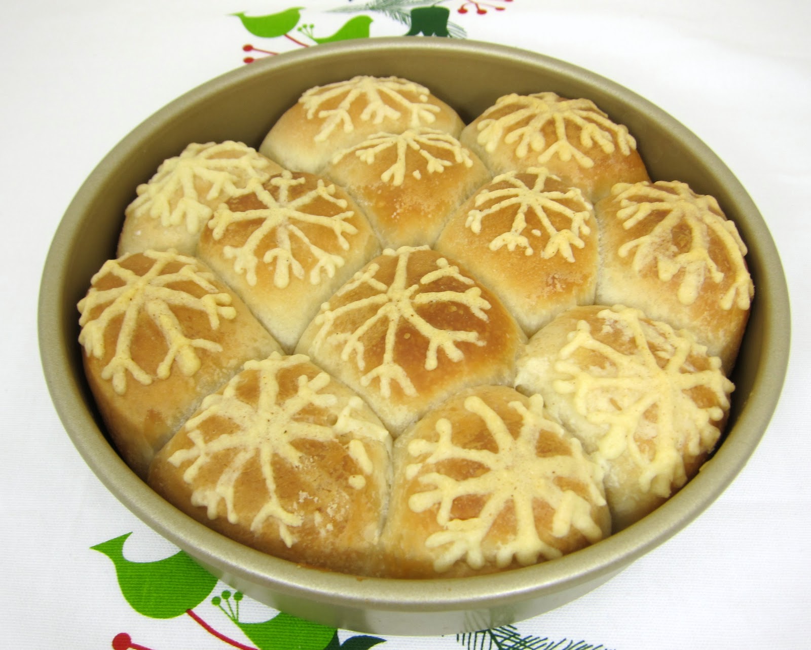 Snowflake Dinner Rolls - al.com