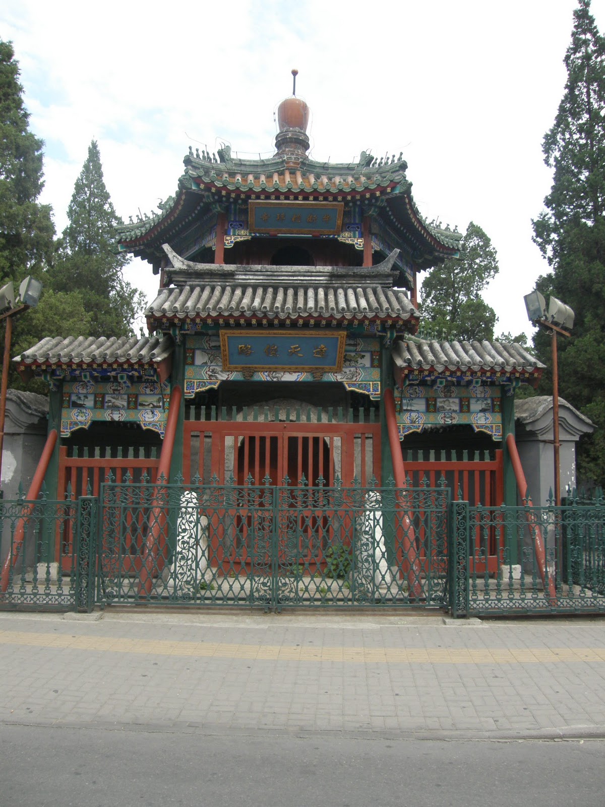 IWAN AGUNG PHOTOSHOOTS: THE VIEW OF NIUJIE MOSQUE BEIJING