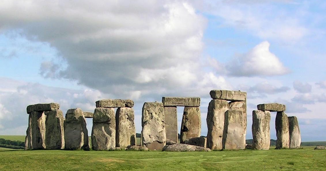 Yarde Reviews & Book Promotion: Stonehenge and Arthurian Legend