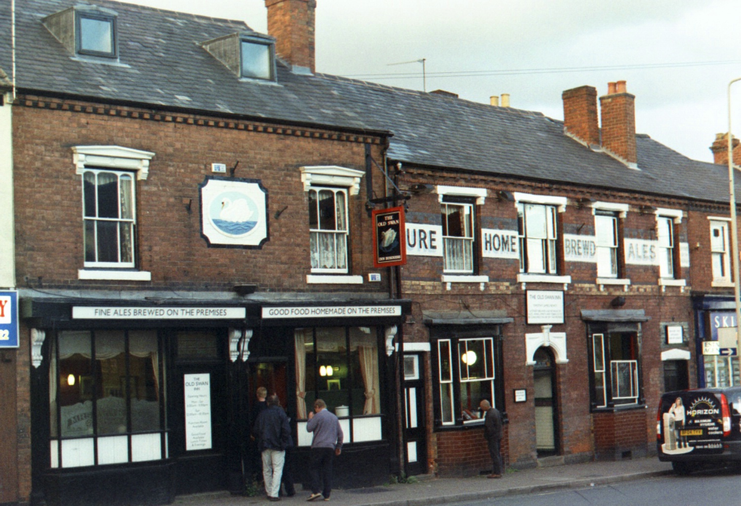 Pubs: Then & Now: Britain's Best Real Heritage Pubs