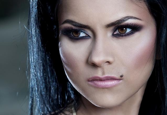 Informaţii cu Măsură: Inna a lansat Caliente