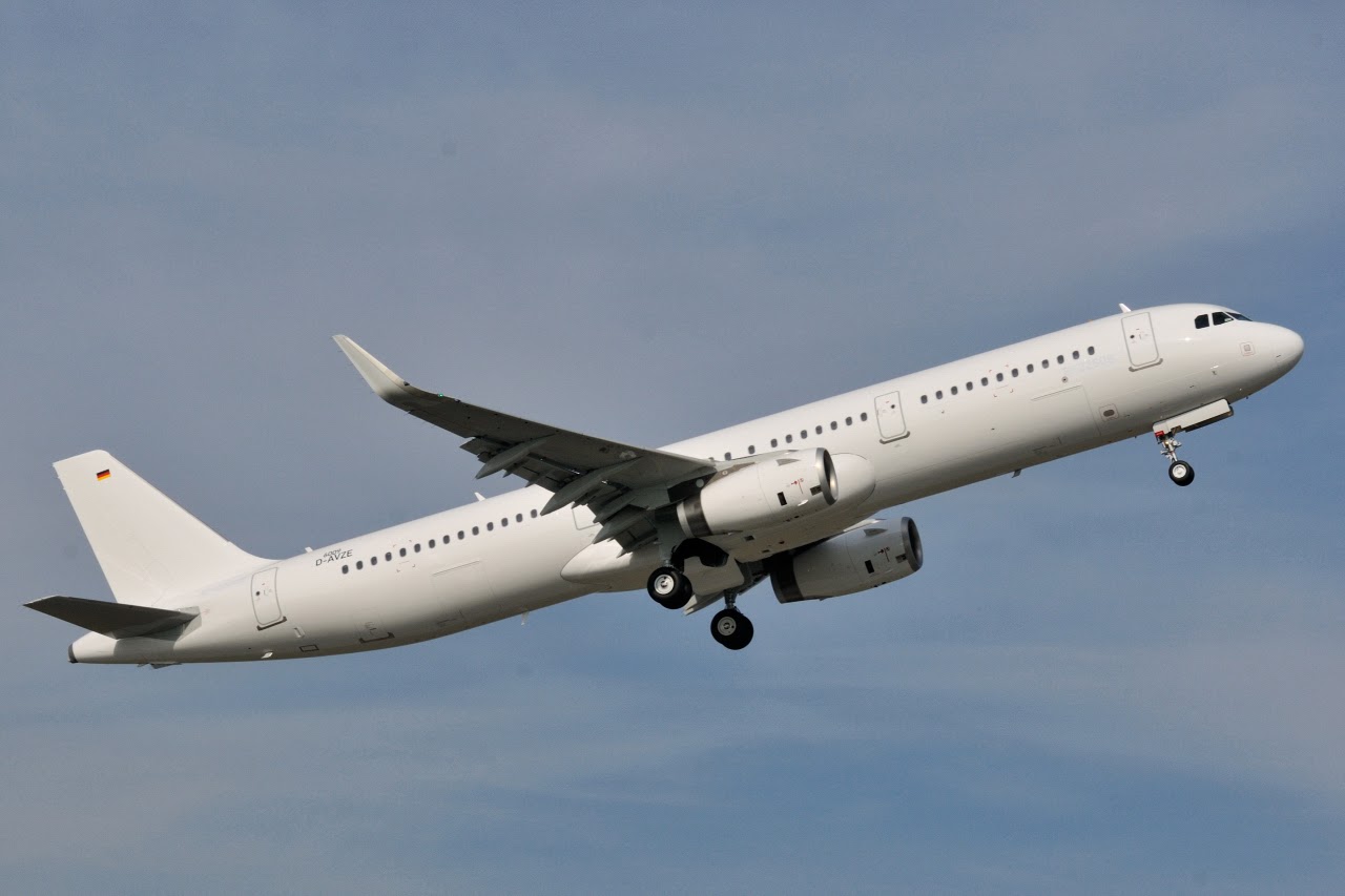 Airbus Hamburg Finkenwerder News: A321-231SL, DVB Bank, OE-IZR (MSN 6009)