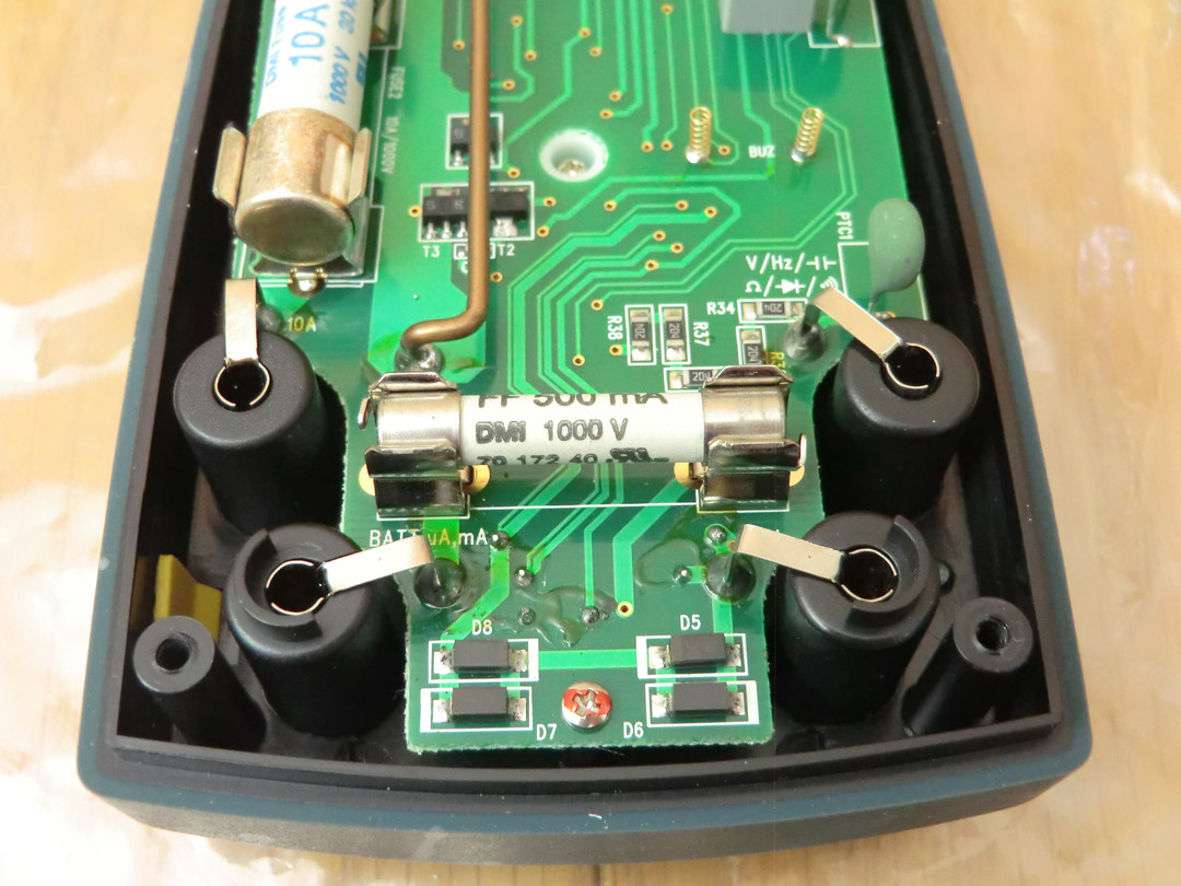 メモがわりのブログ: Sanwaのデジタルマルチメータ CD771のヒューズ交換