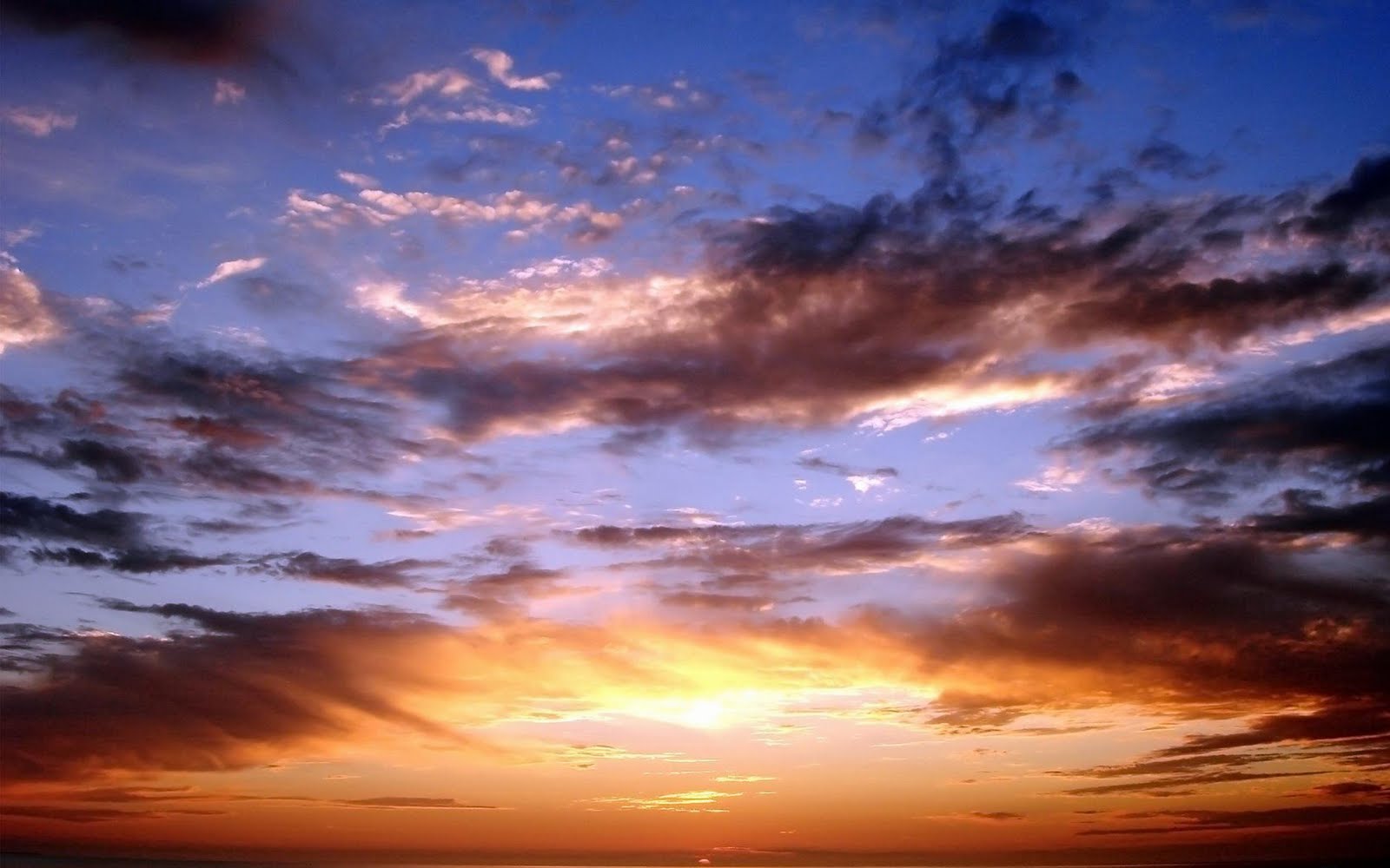 Cielo nublado con matices de colores (1920x1200)