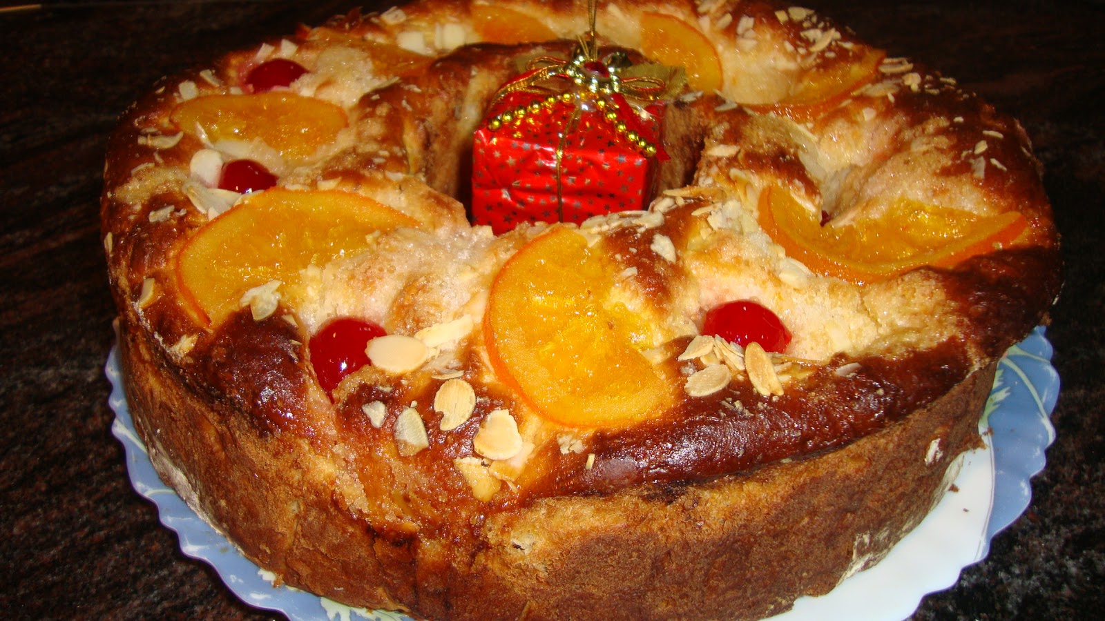 Postres, panes y delicatessen saladas