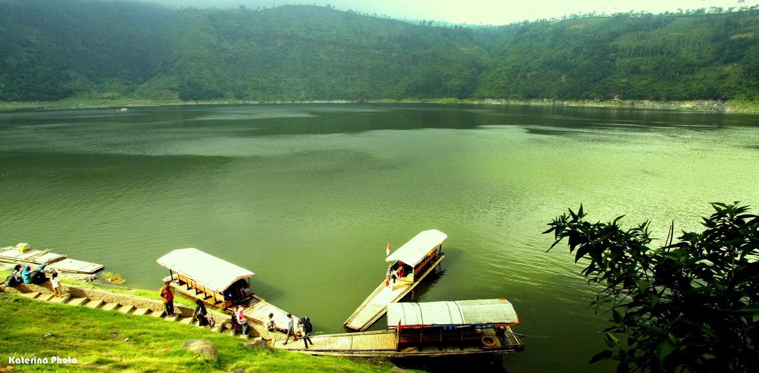 Kabut Menari Di Telaga Menjer - TᖇᗩᐯEᒪEᖇIEᑎ