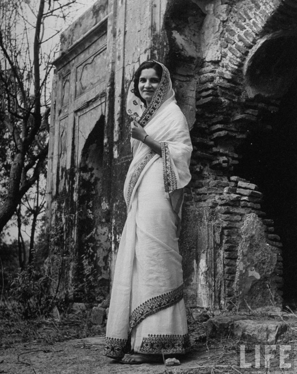Women Modelling Indian Saries - June 1945 Photoshoot - Old Indian Photos