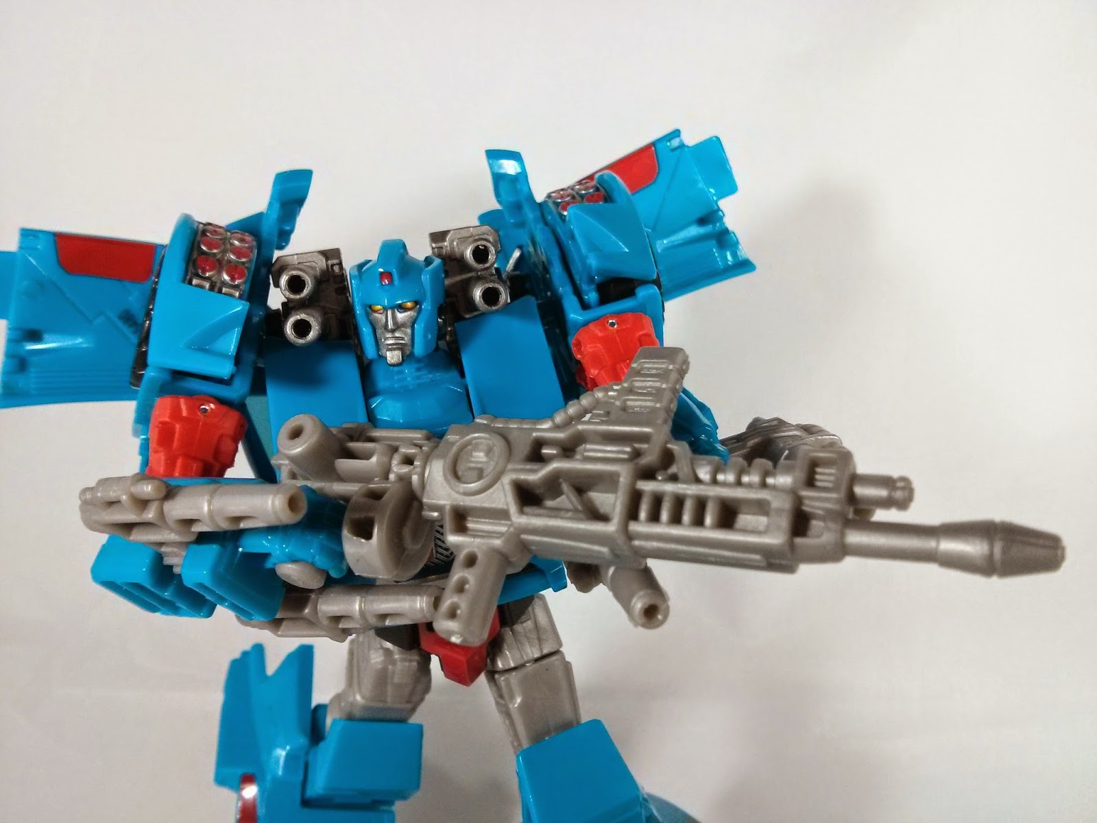 Toybox Soapbox: Transformers Generations Skids Review