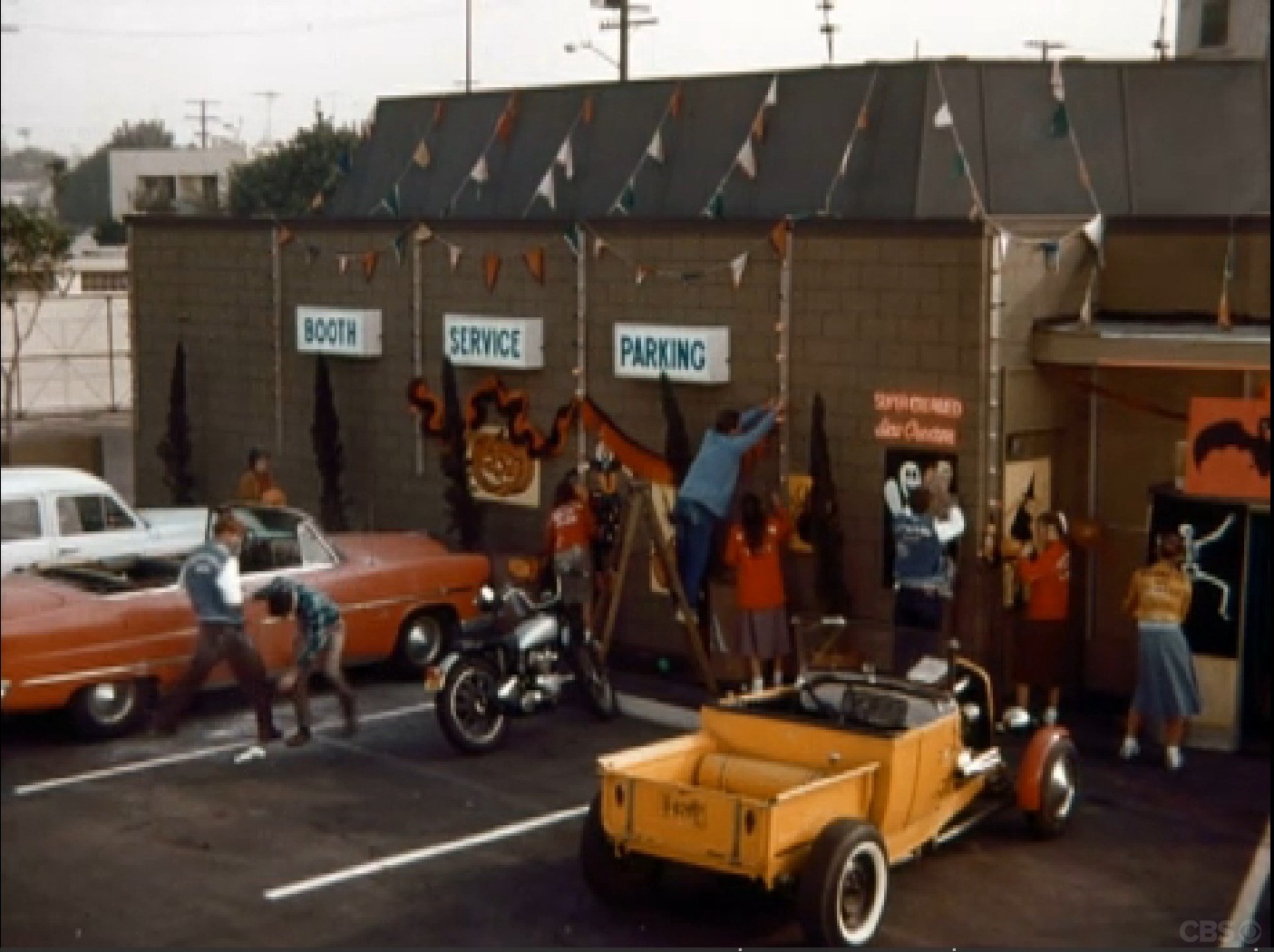 Holiday Film Reviews: Happy Days: "Haunted"